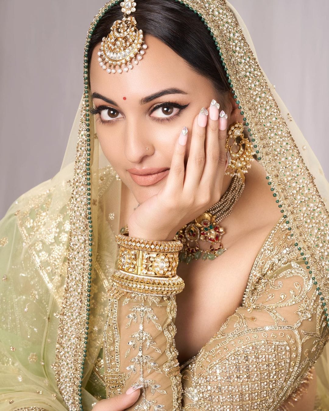 Sonakshi Sinha Traditional Pics - TeluguBulletin.com Sonakshi Sinha Traditional Pics - TeluguBulletin.com